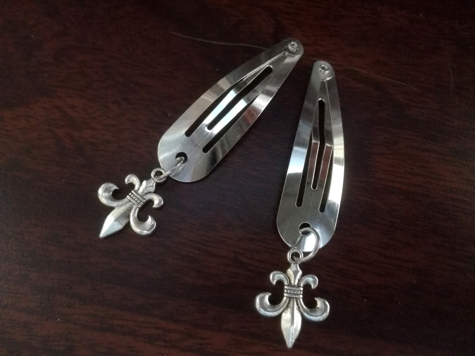 Misa Anime Hair Clips 1 Pair Metal Hair Clips Fleur De Lis Hair Clips ...