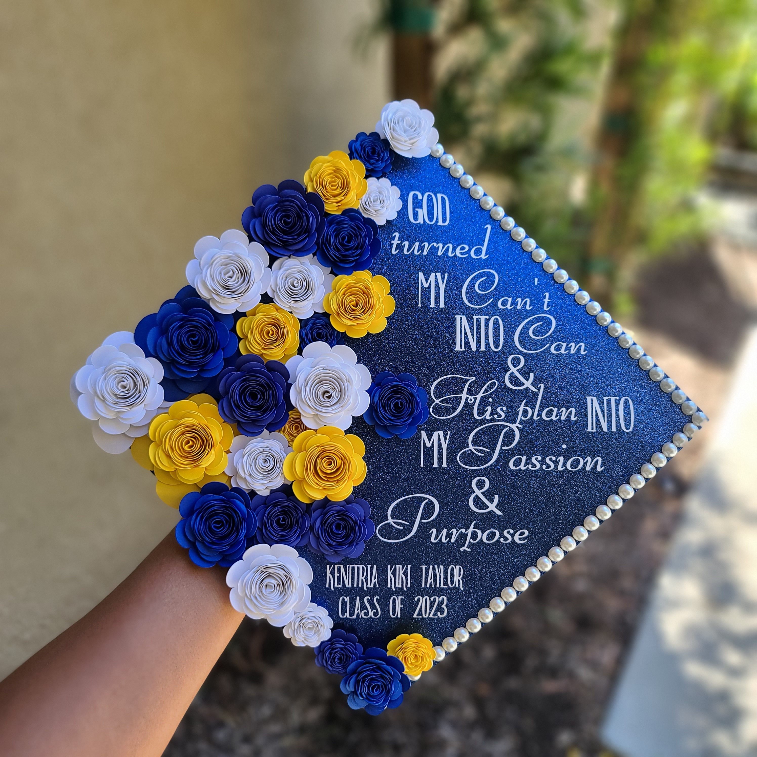 Custom Graduation Cap Topper, Graduation Gift, 3D Roses Grad Cap Design ...