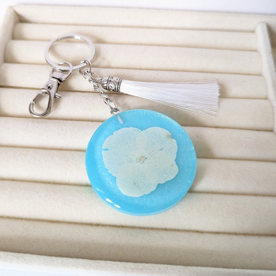 Real Pressed Flower Resin Keyring, White Hydrangea Keychain With Silk ...