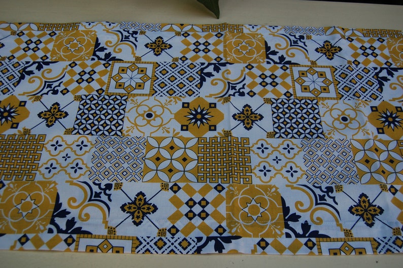 Table Runner Sicily Theme Sicilian Ceramic Tiles Fabric Runner ...