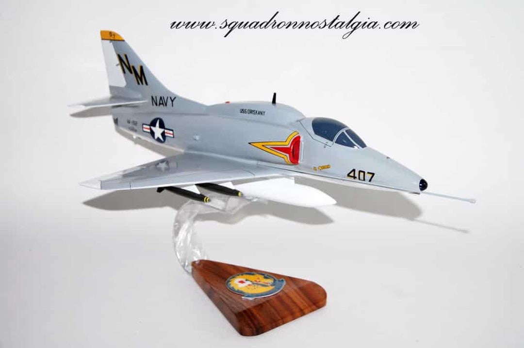 VA-192 Golden Dragons A-4F 1969 Model, 1/27th Scale, Mahogany, Navy - Etsy