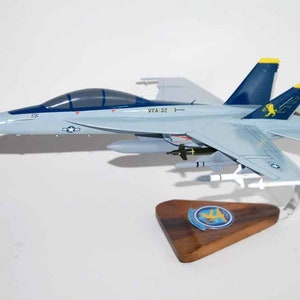 VFA-32 Fighting Swordsmen F/A-18F Super Hornet Model Navy - Etsy