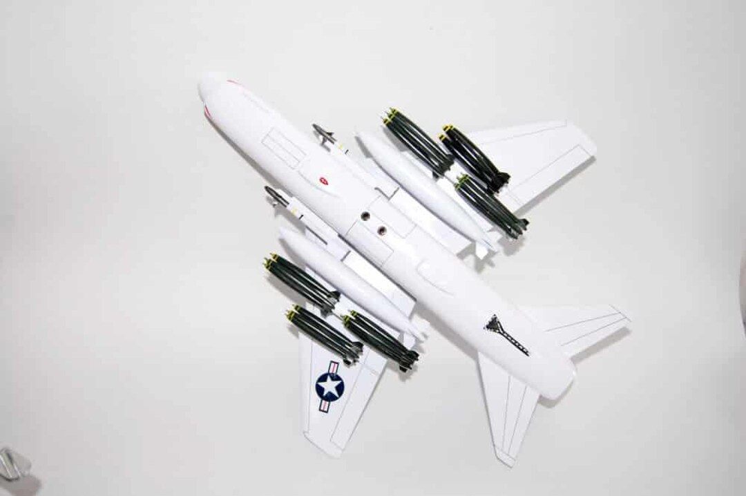 VA-105 Gunslingers A-7e 1980 Corsair II Model, LTV, 1/31 Mahogany Scale ...