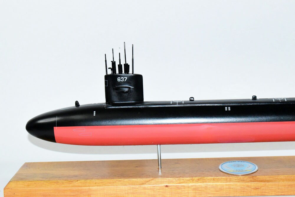 USS Sturgeon SSN-637 Cutaway Drawing Sturgeon Class Submarine Poster ...