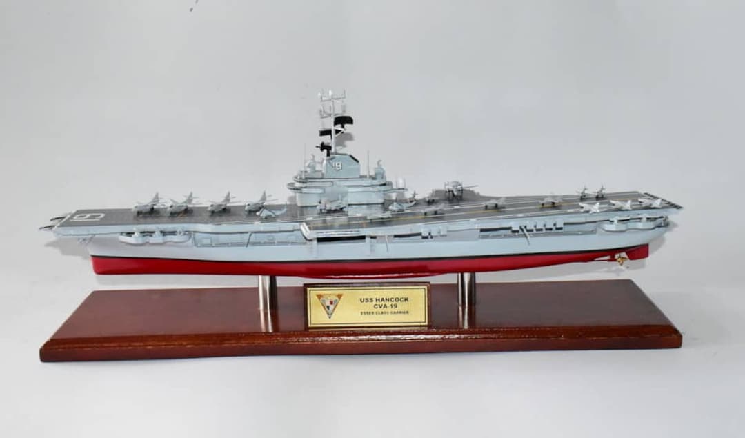 Modelo de portaaviones USS Hancock CVA-19 - Etsy España