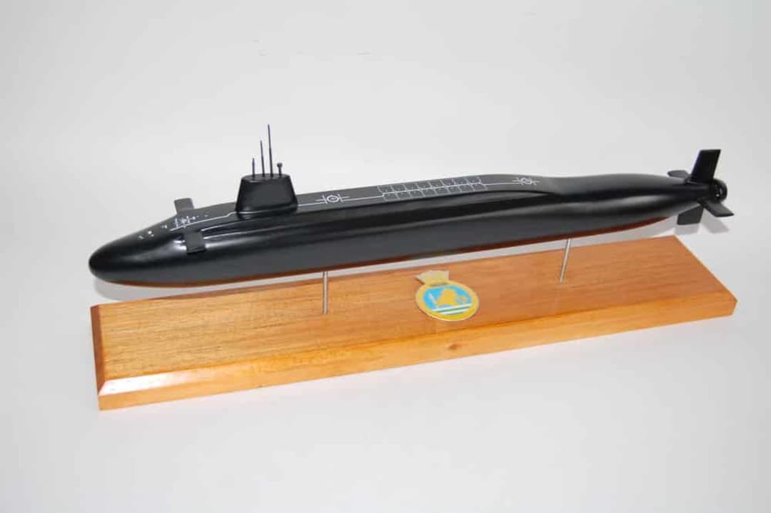 HMS Vanguard S28 Submarine Model,navy,scale Model,mahogany,vanguard ...
