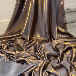 1 Meter Shiny Silver Grey/gold Soft Floaty Wet Look Shimmer Satin ...