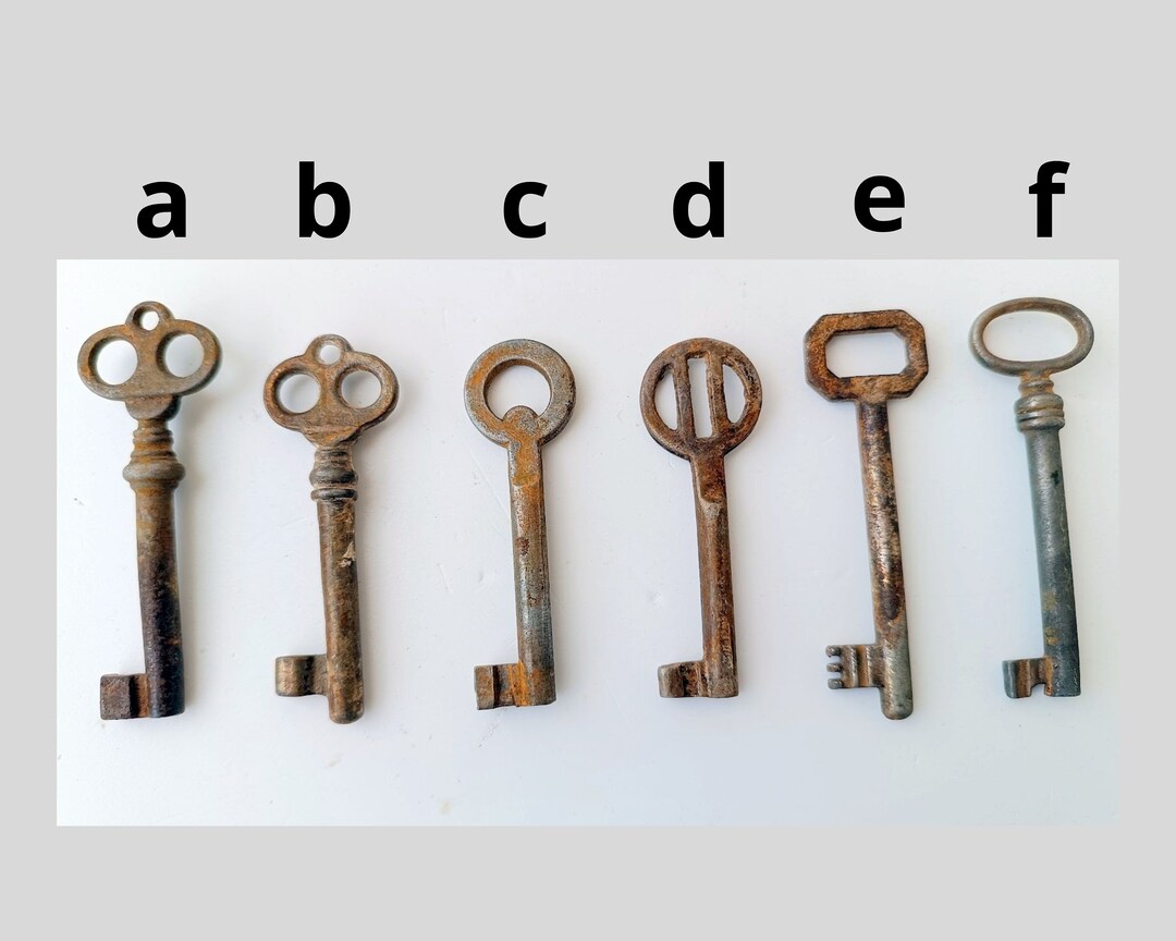 Vintage Italy Collectible Old Rusted Iron Keys Furniture Key Vintage ...