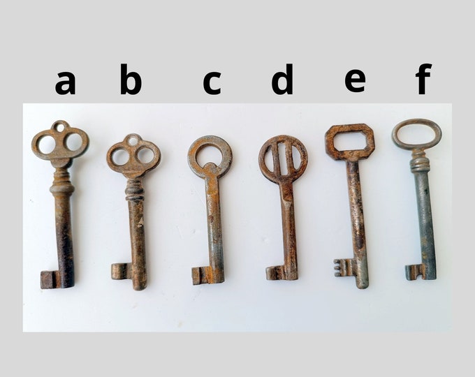 Vintage Italy Collectible Old Rusted Iron Keys Furniture Key Vintage ...