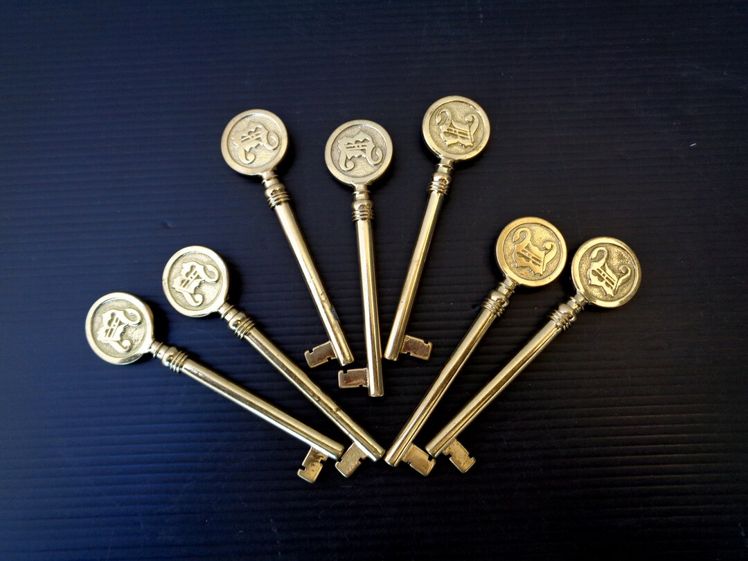 Vintage Italy Collectible Brass Skeleton Key, Ornate, Fancy, Authentic ...