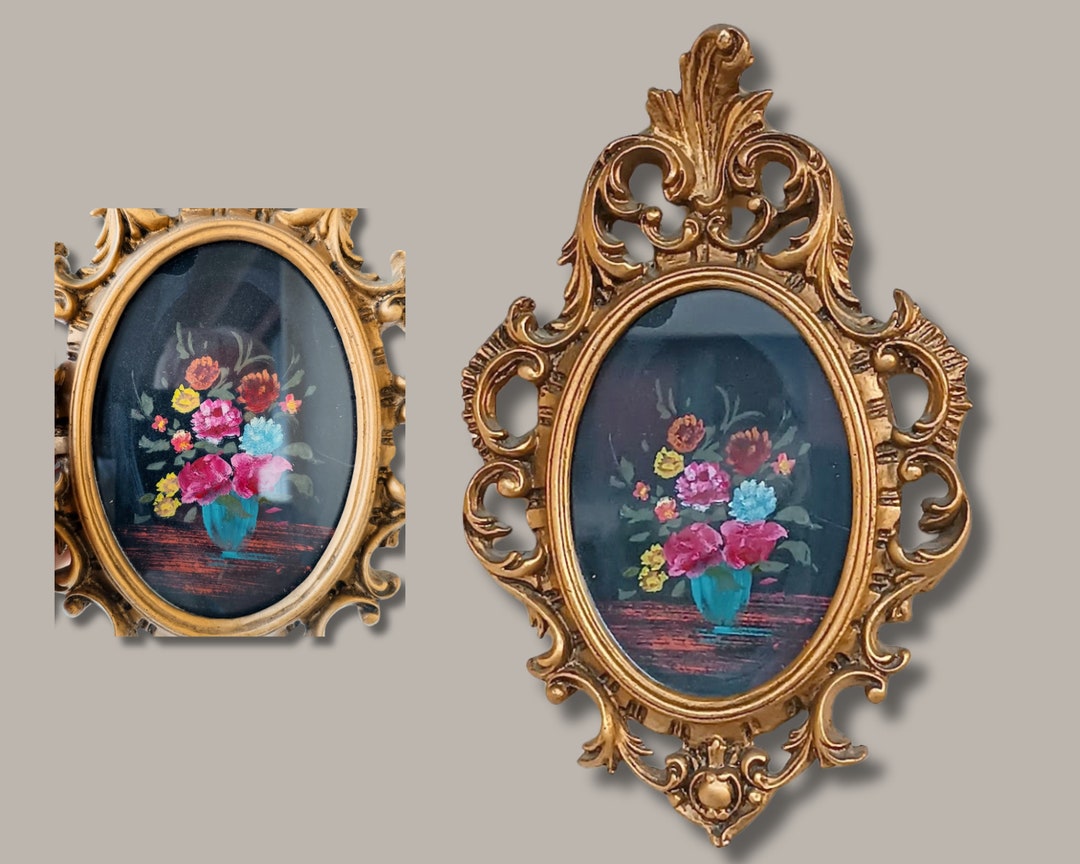 Vintage Floral Paining Framed in Oval Barocco Style Frame in Hard Resin ...