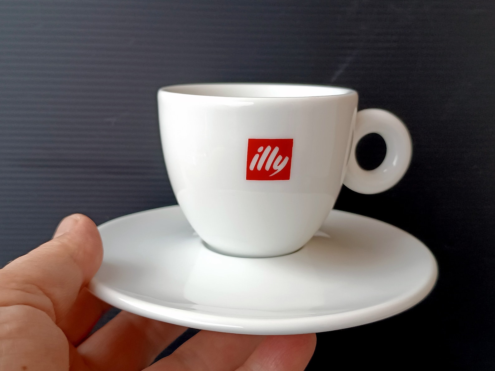 Collectible Vintage "illy" White Porcelain Bar's Coffee Cup Saucer ...