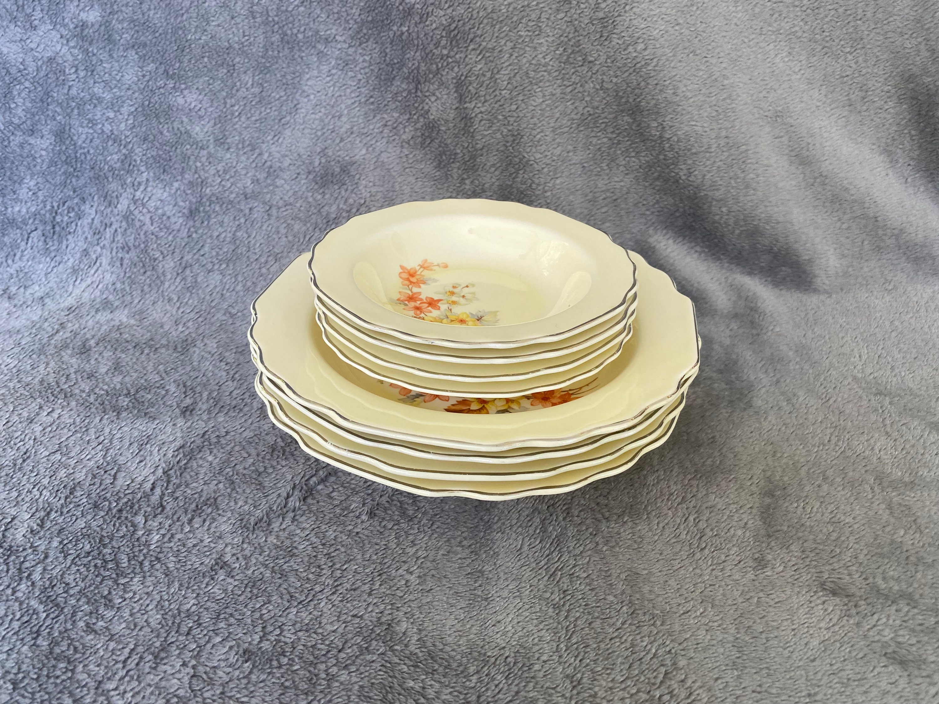 8 Vintage W.B. George Bowls With a Floral Motif Canarytone - Etsy
