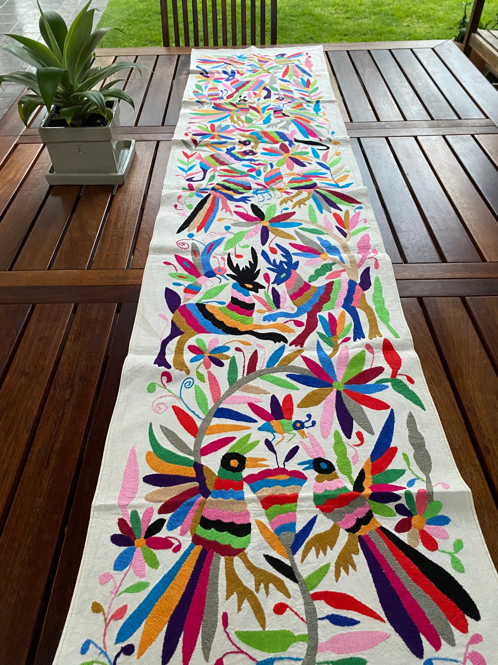 HAND EMBROIDERED OTOMI // Table Runner // Mexico - Etsy