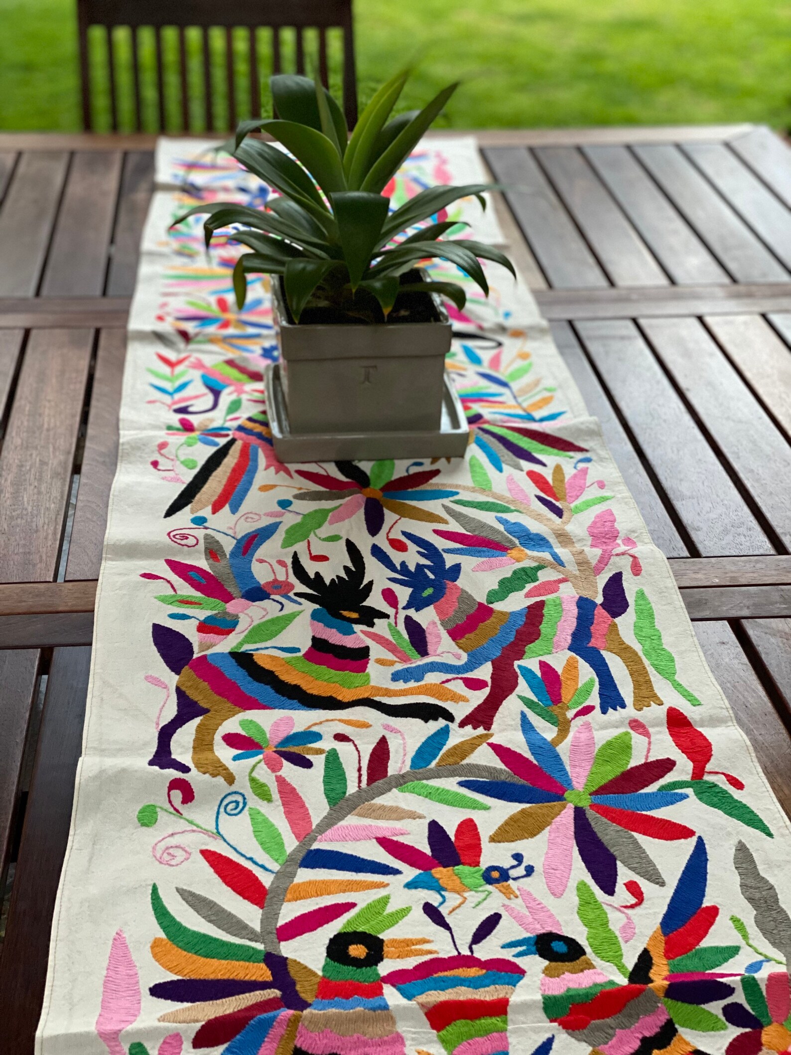 HAND EMBROIDERED OTOMI // Table Runner // Mexico - Etsy