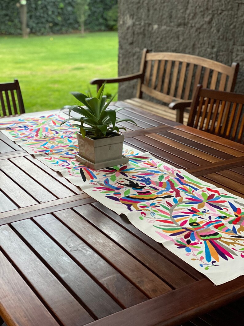 HAND EMBROIDERED OTOMI // Table Runner // Mexico - Etsy