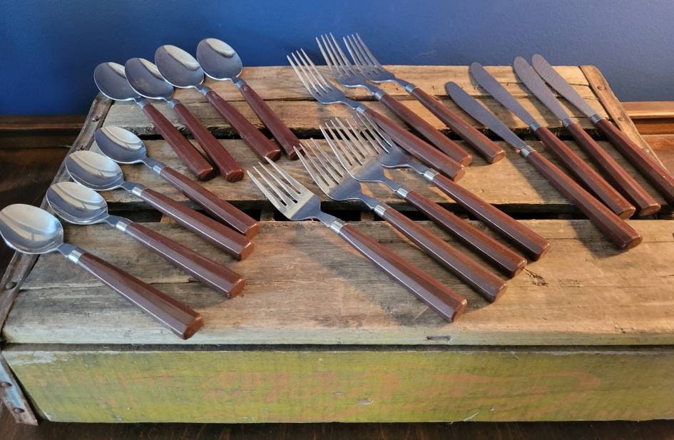 Vintage Flatware 19 Piece Brown Bakelite Stainless Flatware - Etsy