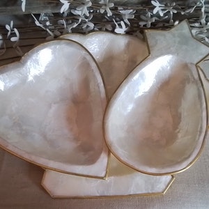 Vintage Capiz Shell Tray Set of Three Shell Dishes Trinket Trays Heart ...