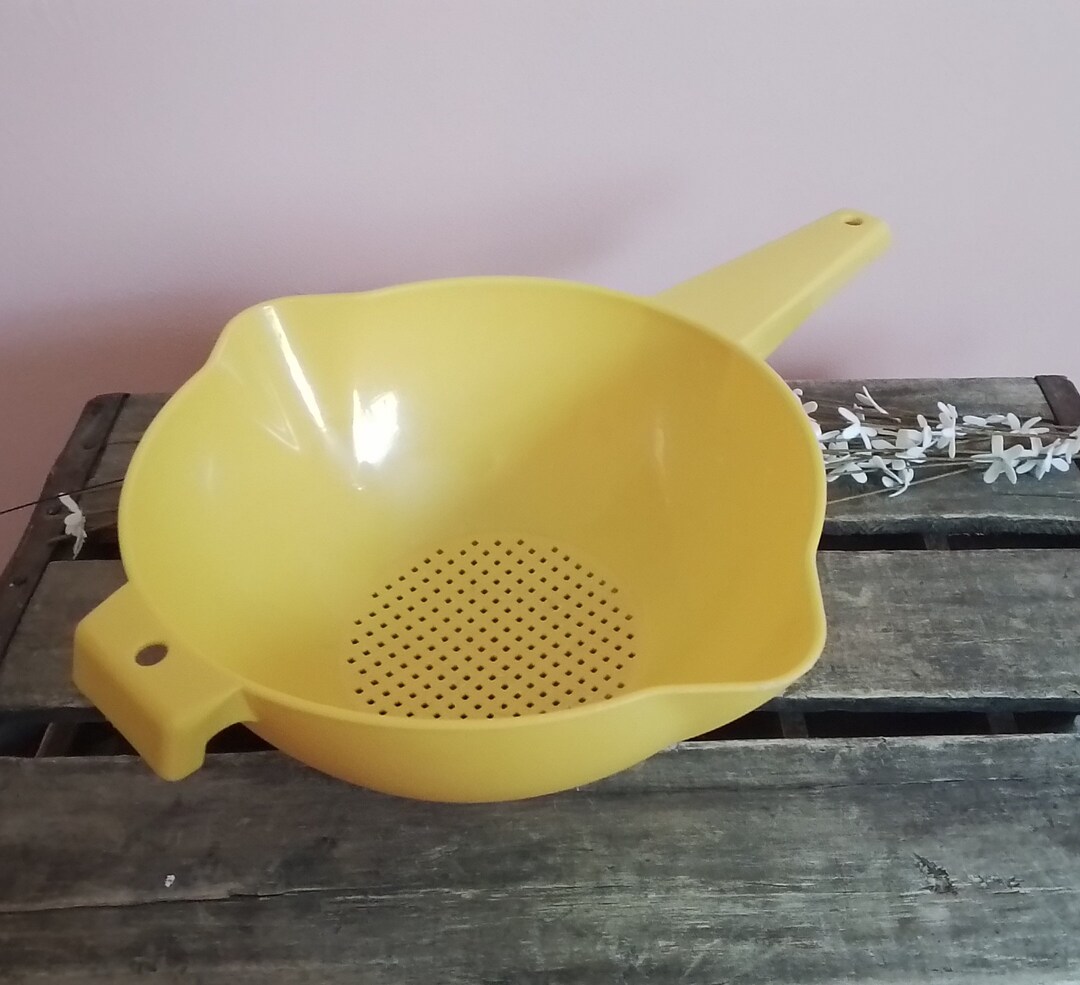 Vintage Tupperware Colander Large Yellow 2 Quart Strainer FREE SHIPPING ...