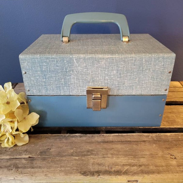 Vintage Metal Box - Etsy