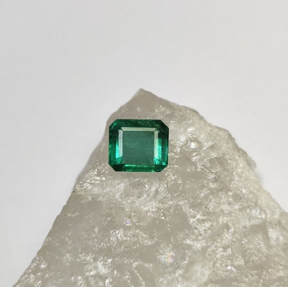 2.44 Carat Vivid Green Natural Loose Eye Clean Emerald-emerald - Etsy