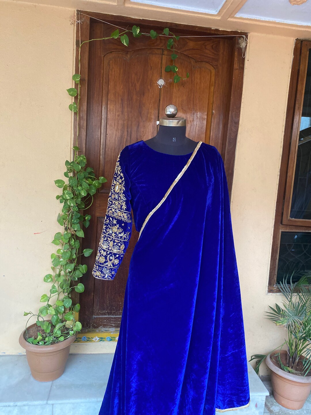 Royal Blue Velvet Saree With Hand Embroidered Blouse |heavy Embroidered ...