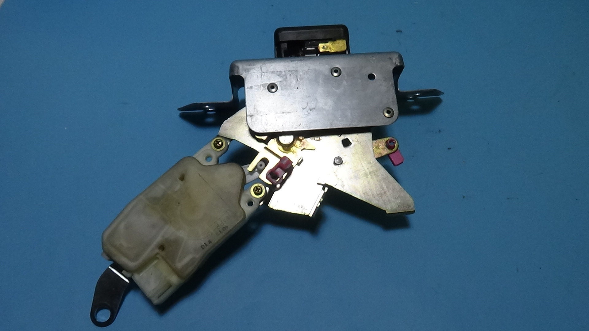 2004-2010 Nissan Armada Rear Rear Liftgate Glass Window Latch Actuator ...