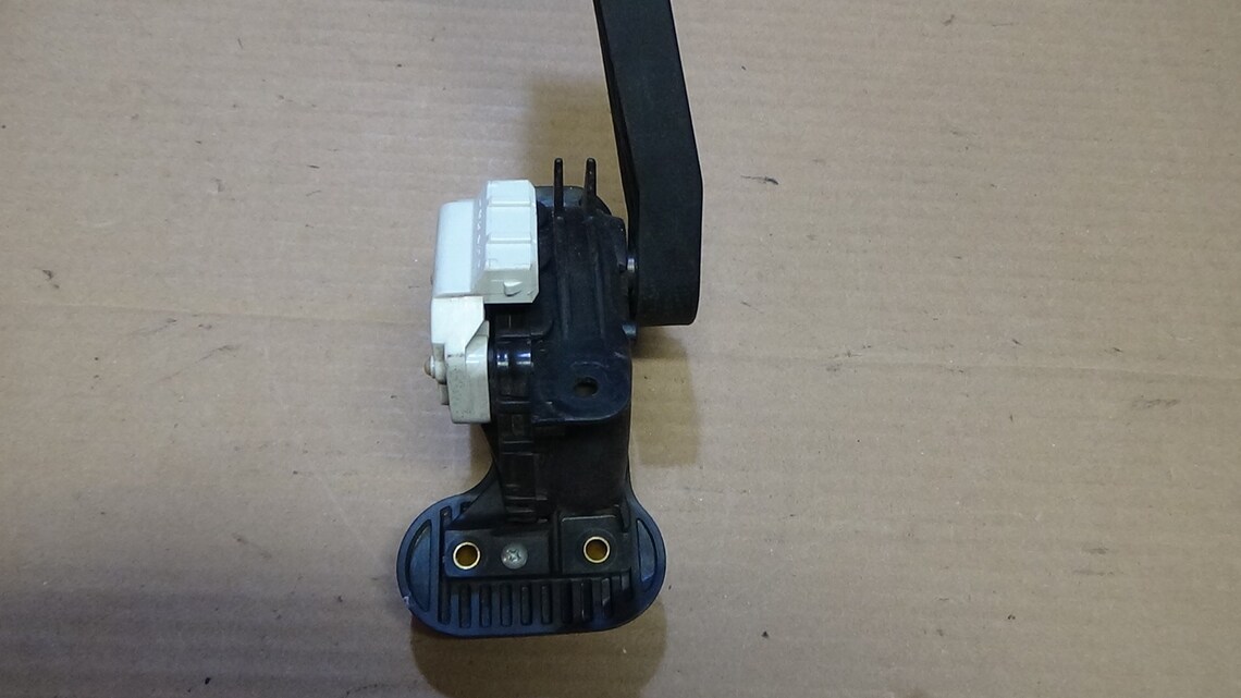 2005-2007 Volvo XC70 Accelerator Pedal Position Sensor - Etsy