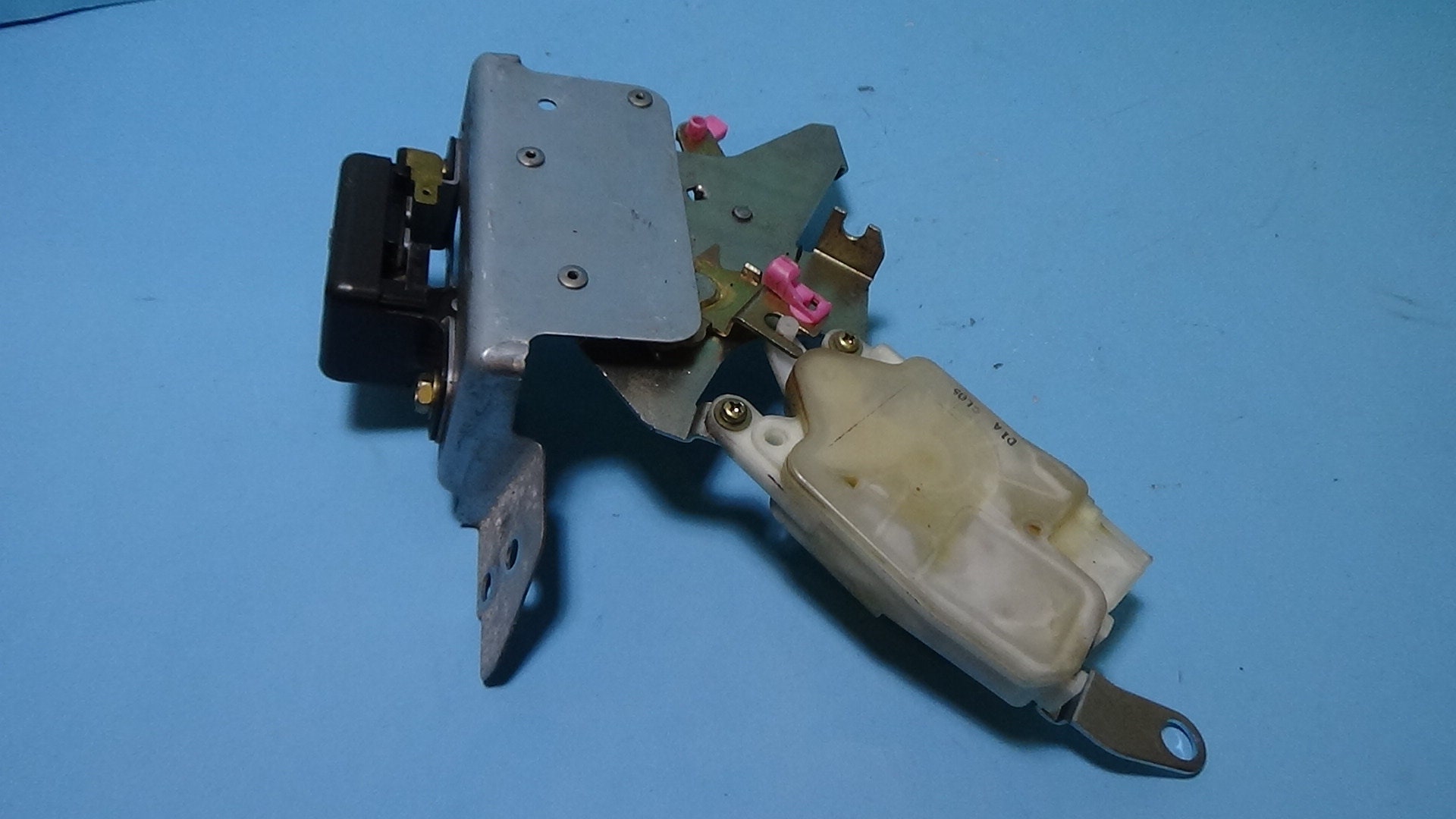 2004-2010 Nissan Armada Rear Rear Liftgate Glass Window Latch Actuator ...