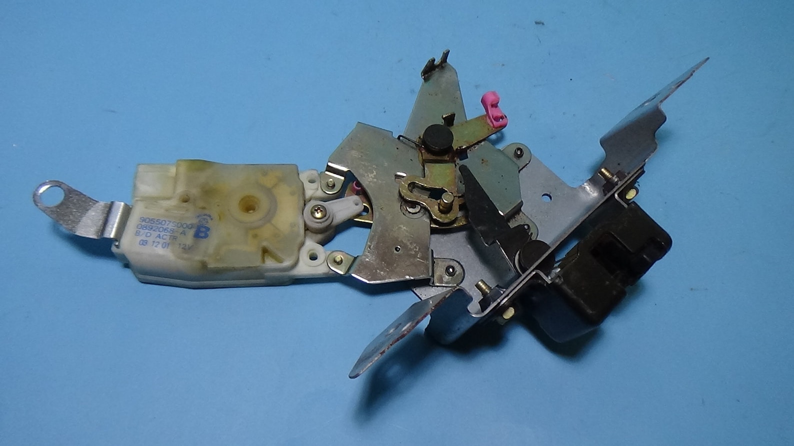 2004-2010 Nissan Armada Rear Rear Liftgate Glass Window Latch Actuator ...