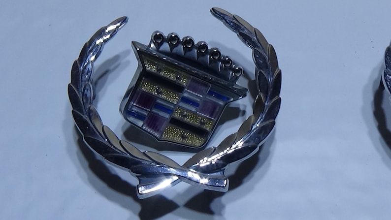 1993-1996 Cadillac Fleetwood Brougham Side Panel Crest Roof Ornament - Etsy