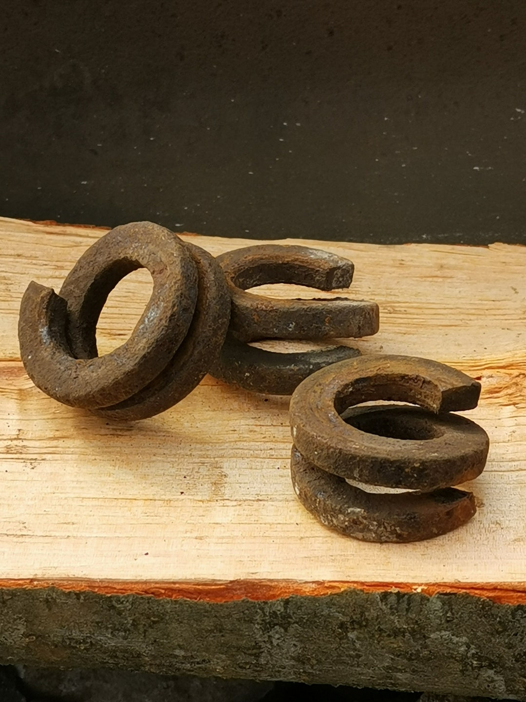 Rusty Spring Washer SET of 5, Rusted Railroad Iron, Rustic Decoration ...
