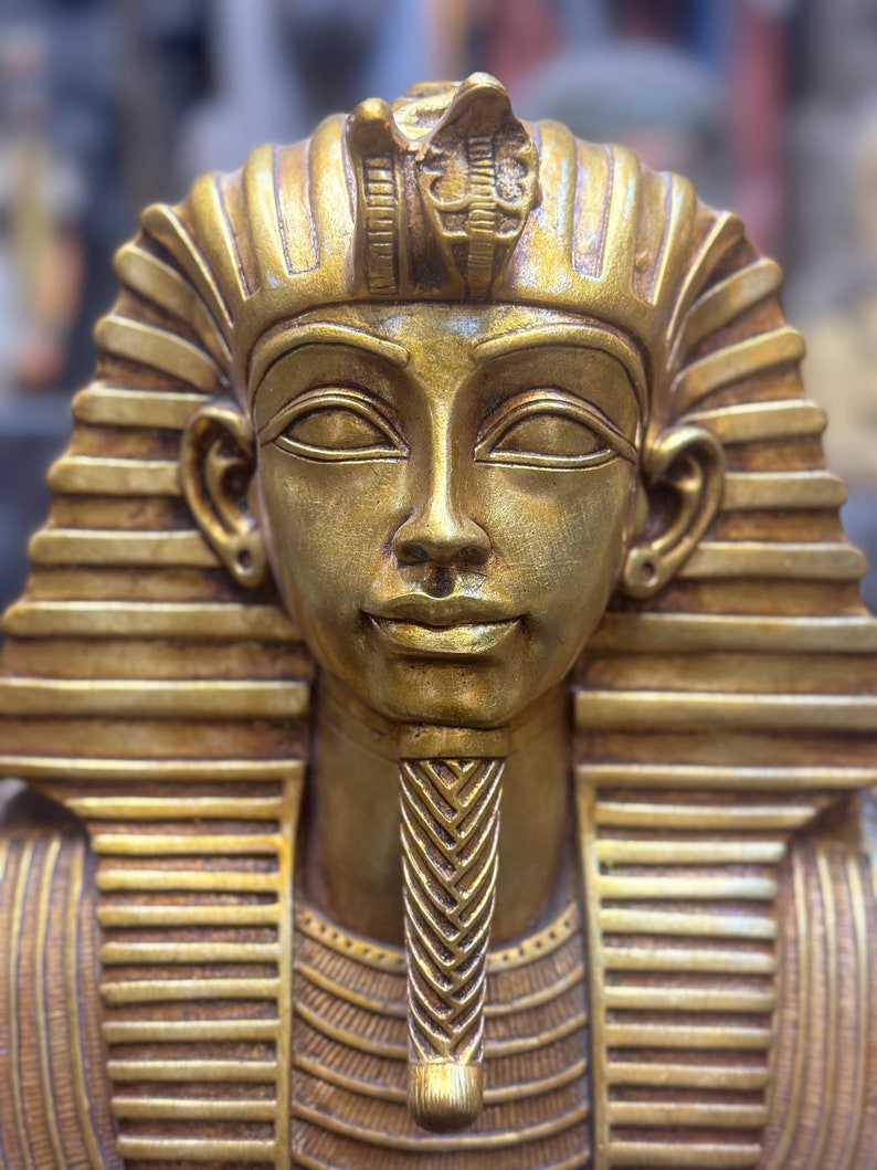 Tutankhamun-amazing Statue for the Ancient Egyptian King-golden Pharaoh ...