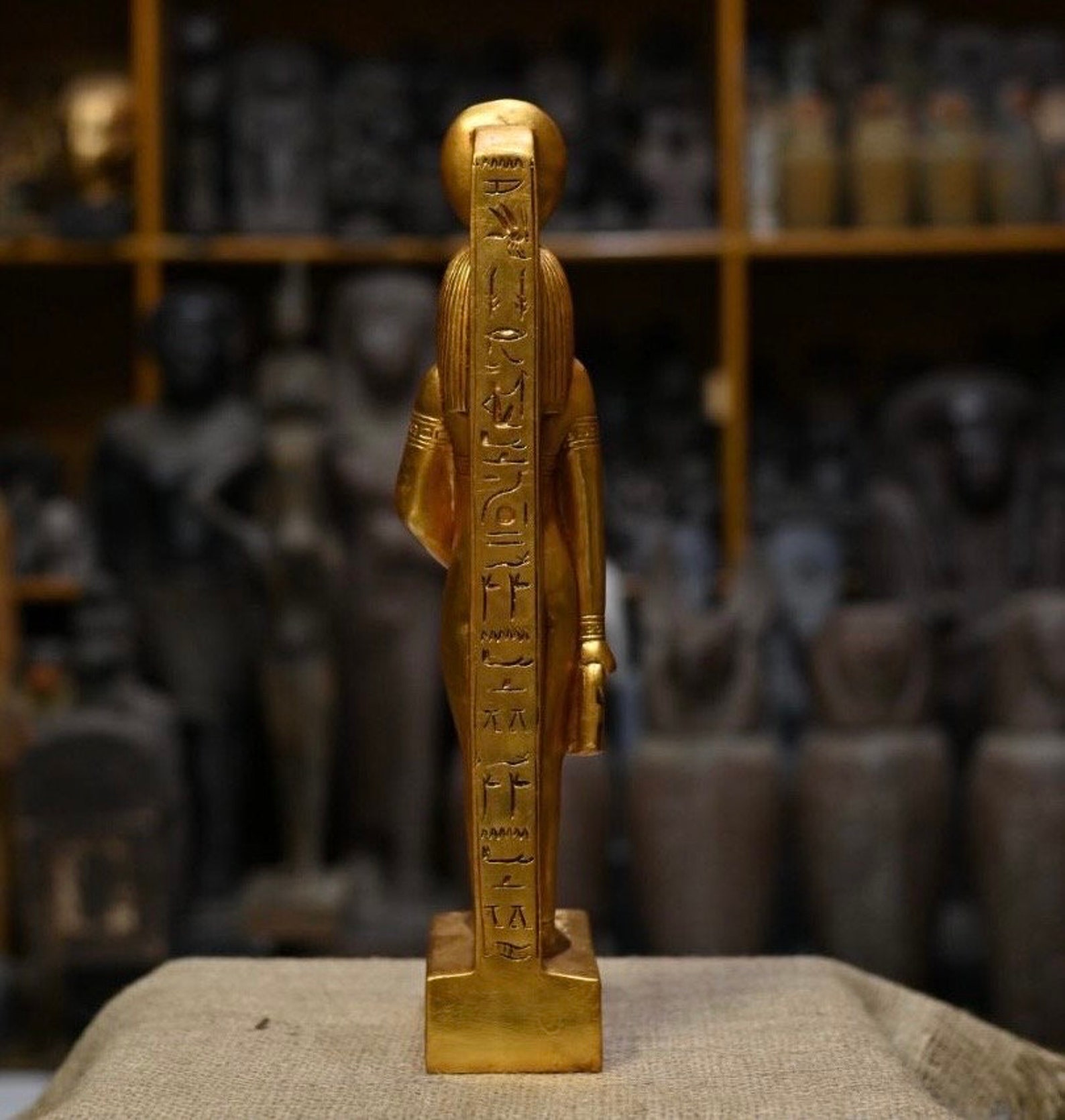 Hours-egyptian Statue of the God Horus,god of Protection,peace,sun in ...