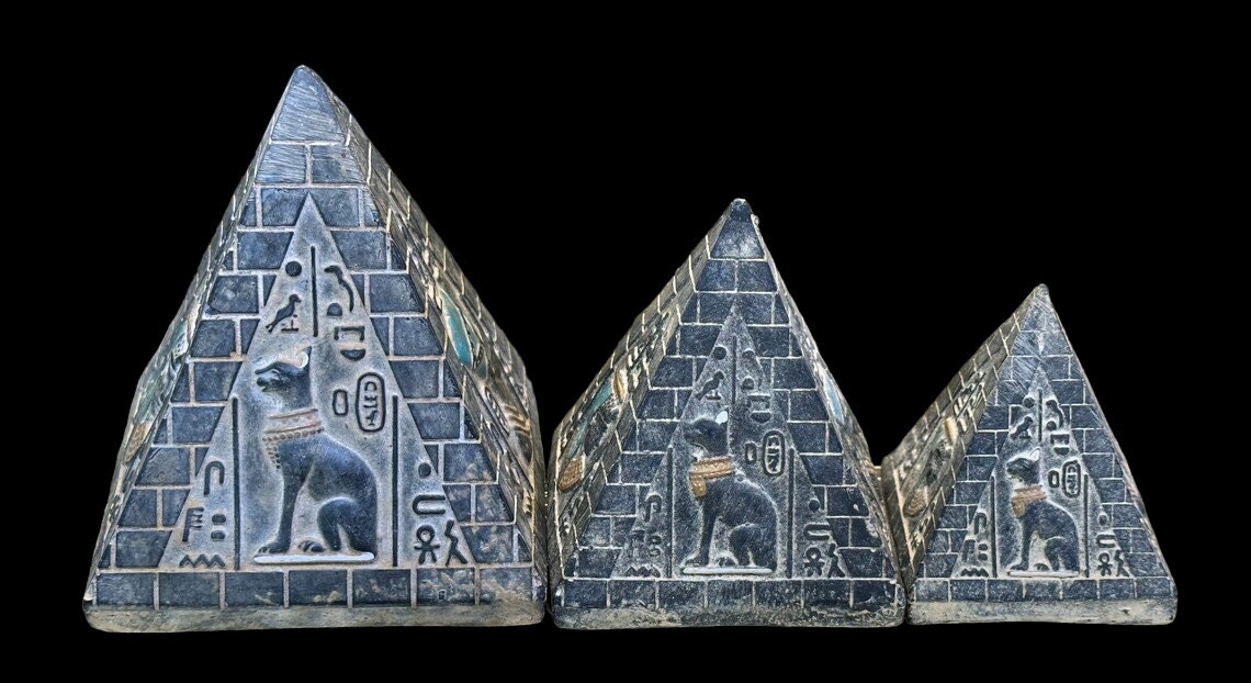 Amazing Set of Egyptian Pyramid-decorated With Temple of King Ramesses ...