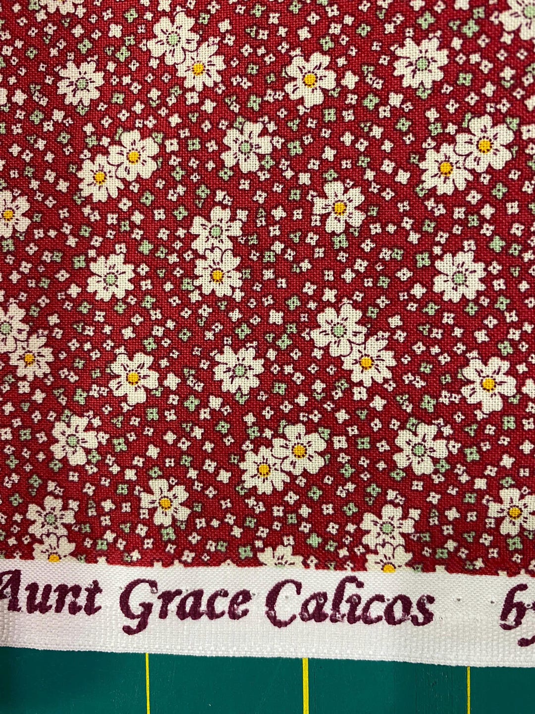 Aunt Grace's Scrapbag 1930's Reproduction Fabric Red Daisy Calico Choice of Size - Etsy