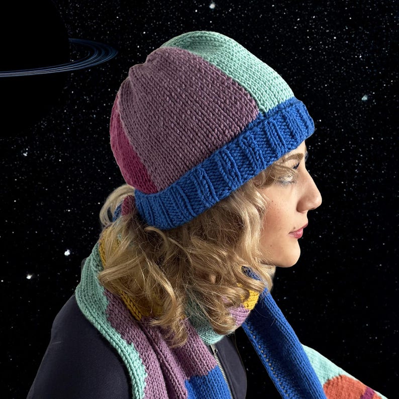 Hand Knit Scarf | Unique Design | Alien - Etsy