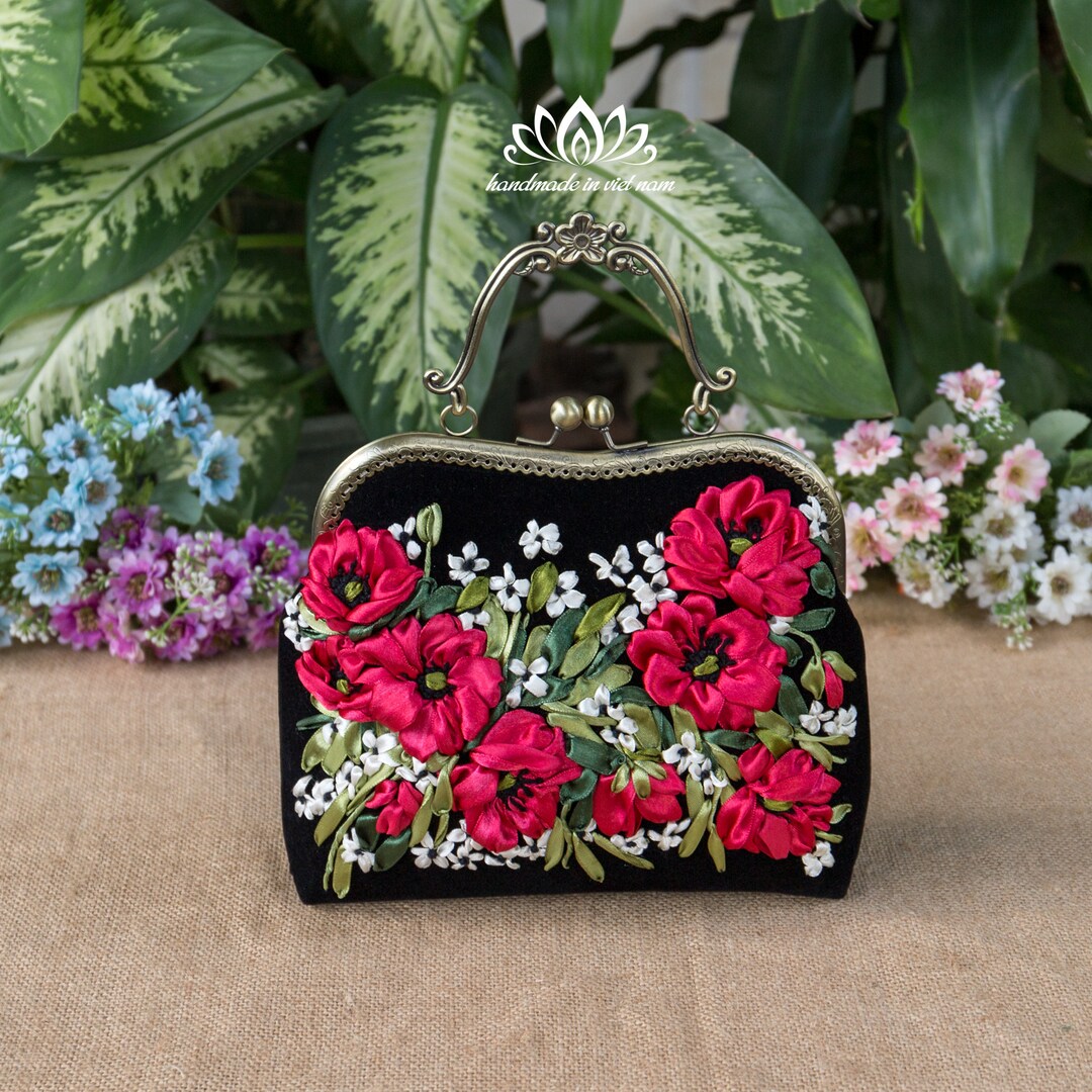 Kiss Lock Bag Embroidered With Poppies | Handle Bag With Shoulder Chain ...