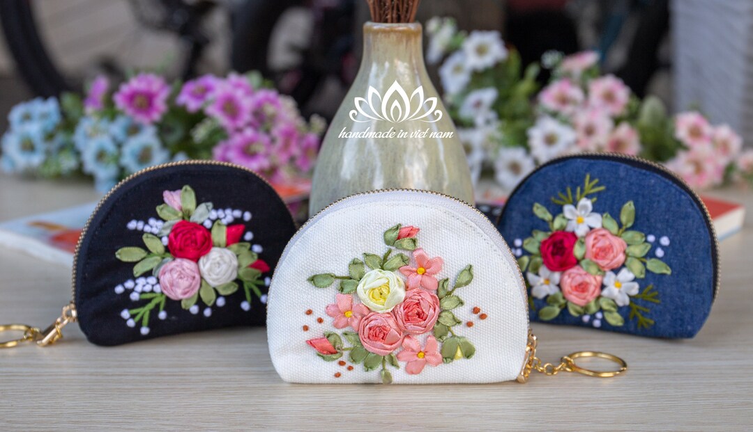 Embroidered Mini- Wallet Keychain | Keyring Gift for Girls & Women - Etsy