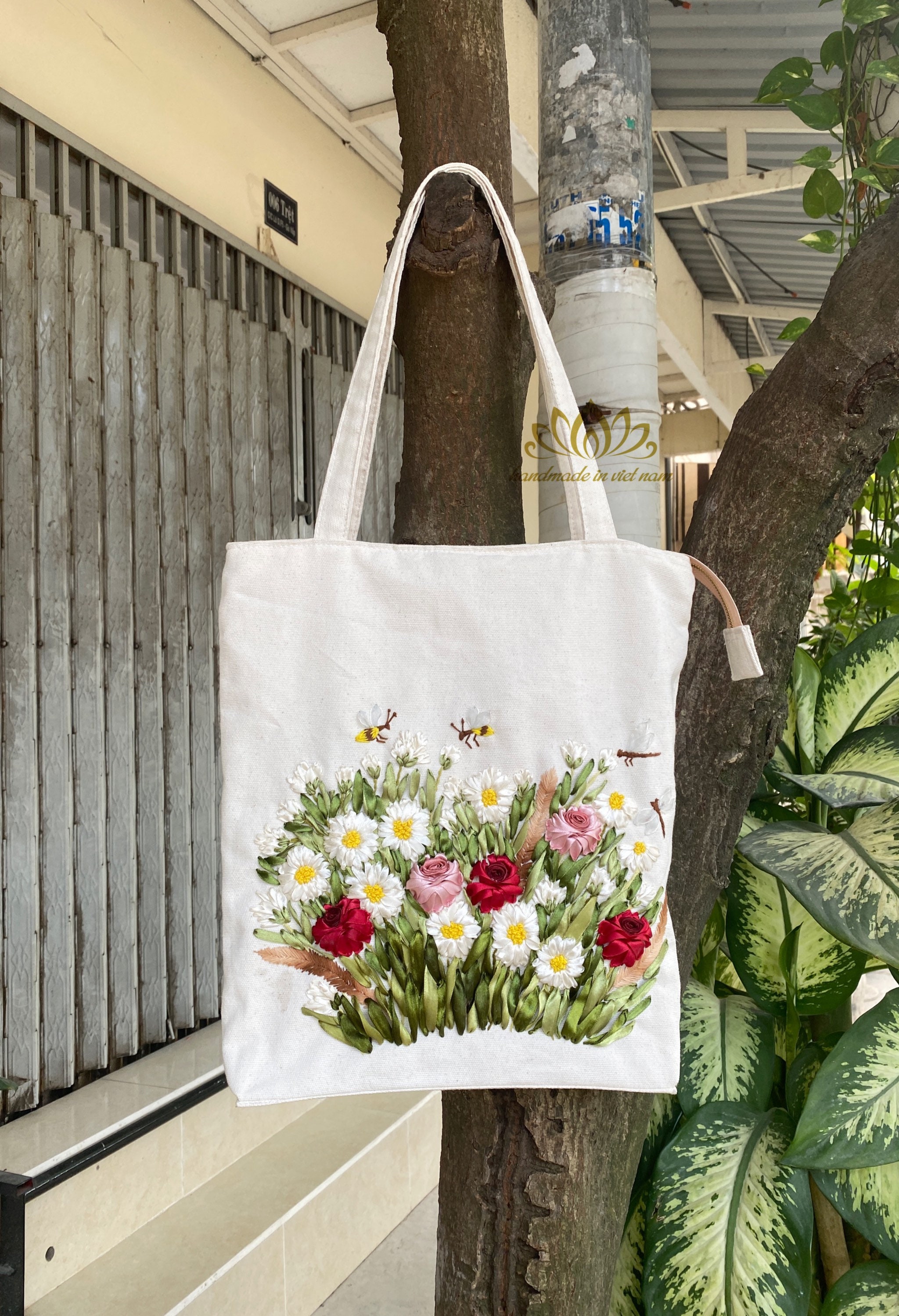 Embroidered Tote Bag With Zipper, Unique Ribbon Embroidery Embroidered Tote Bag With Zipper, Unique Ribbon Embroidery