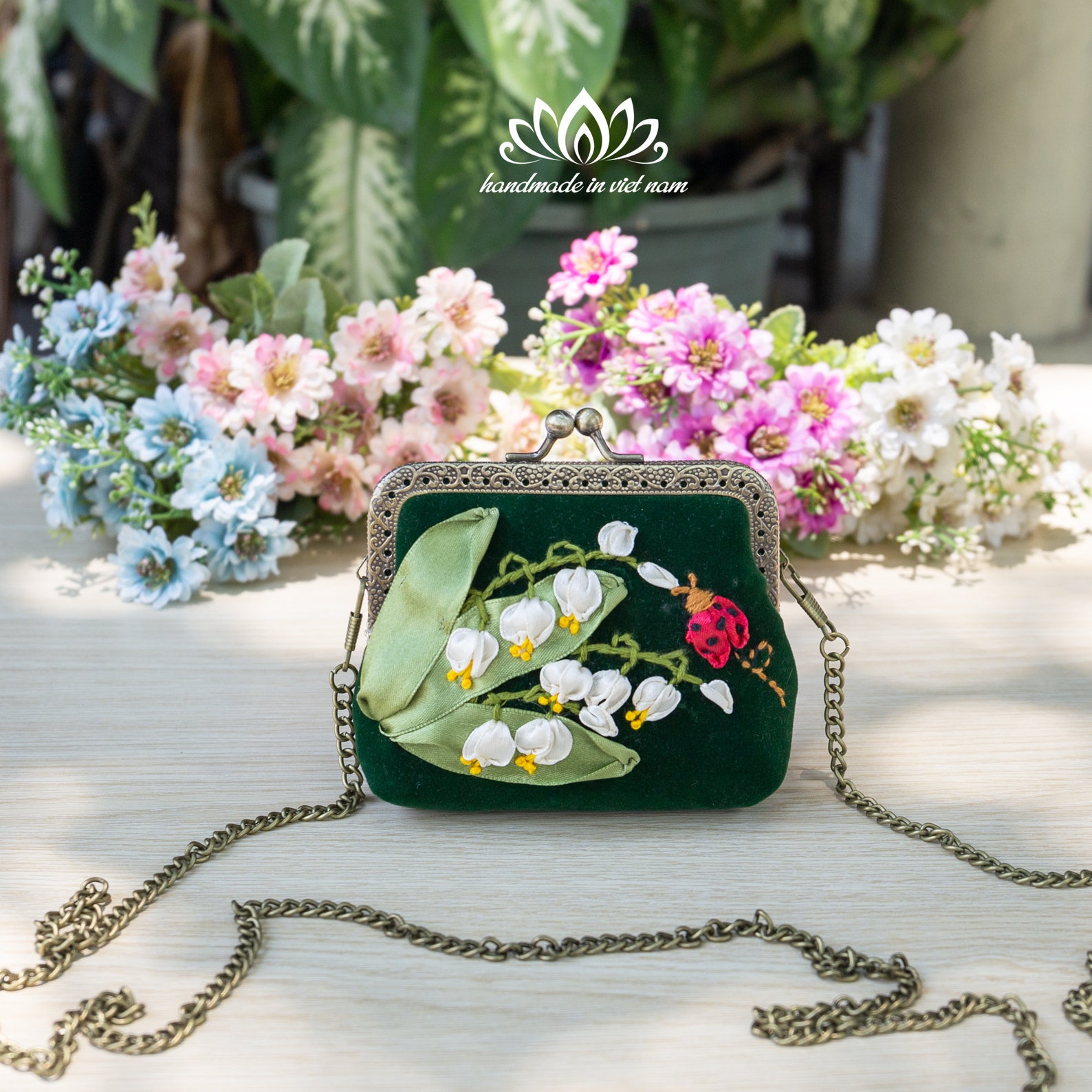 Kiss Lock Coin Purse, Beautiful Embroidered Coin Purse, Coin Bag With ...