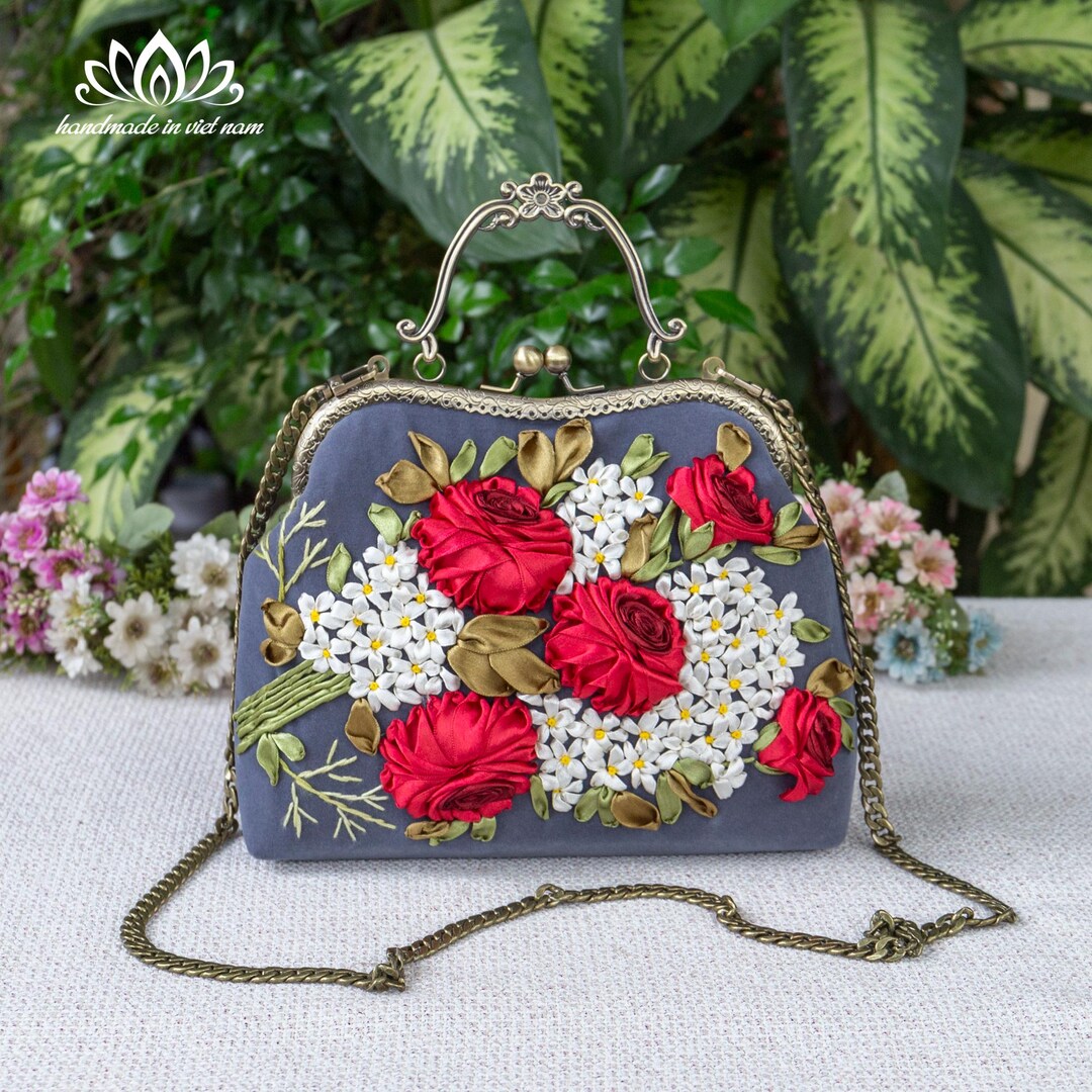 Red Rose Ribbon Embroidery Velvet Kiss-lock Handbag – Floral Design Bag ...