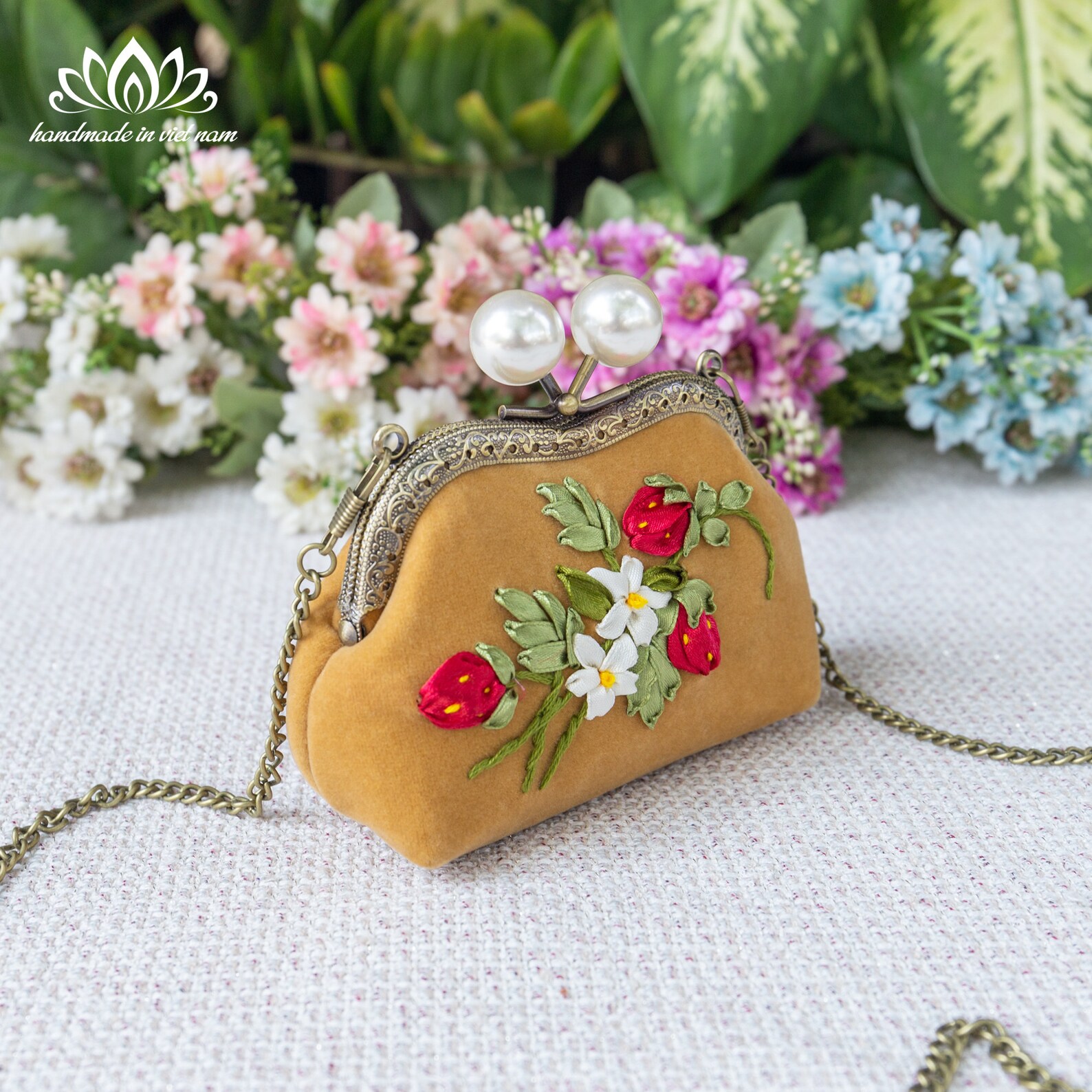 Kiss Lock Coin Purse, Beautiful Embroidered Coin Purse, Coin Bag With ...