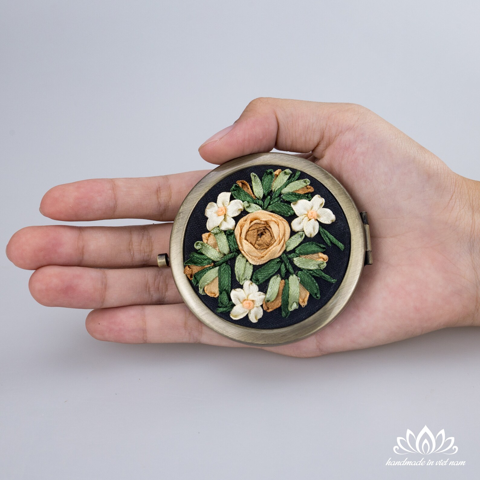 Hand Embroidered Pocket Mirror Makeup Mirror Gift for Her - Etsy