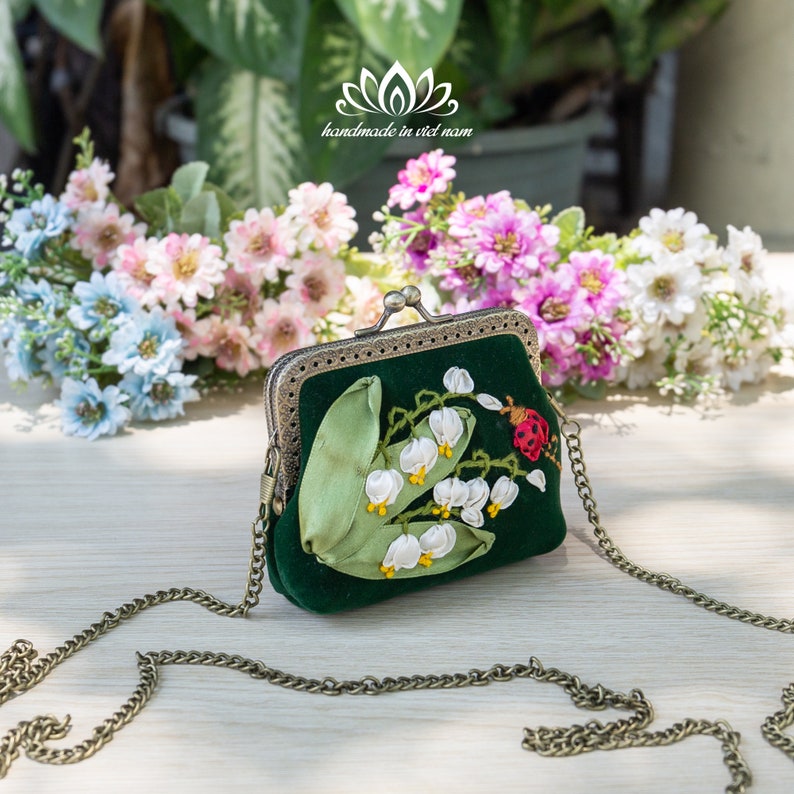 Kiss Lock Coin Purse, Beautiful Embroidered Coin Purse, Coin Bag With ...