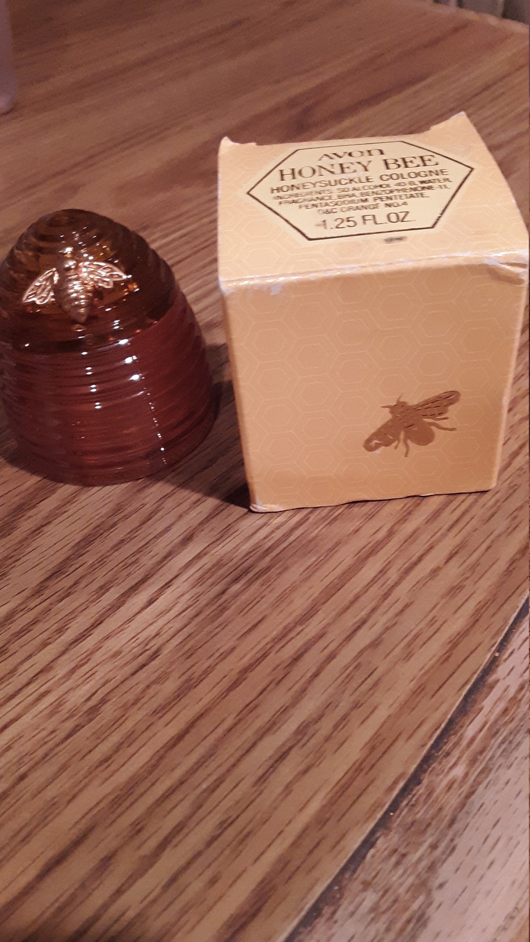 Full Avon HONEY BEE With HONEYSUCKLE Cologne 1.25 Fl Oz. Beehive (bee ...