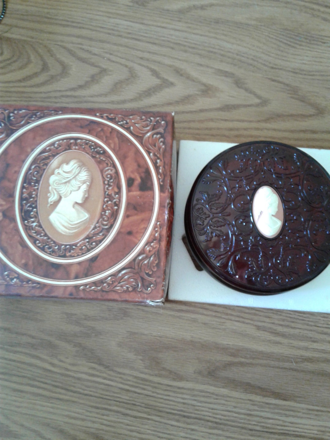 Avon 1980s CAMEO Beauty Dust Container powder Box trinket - Etsy
