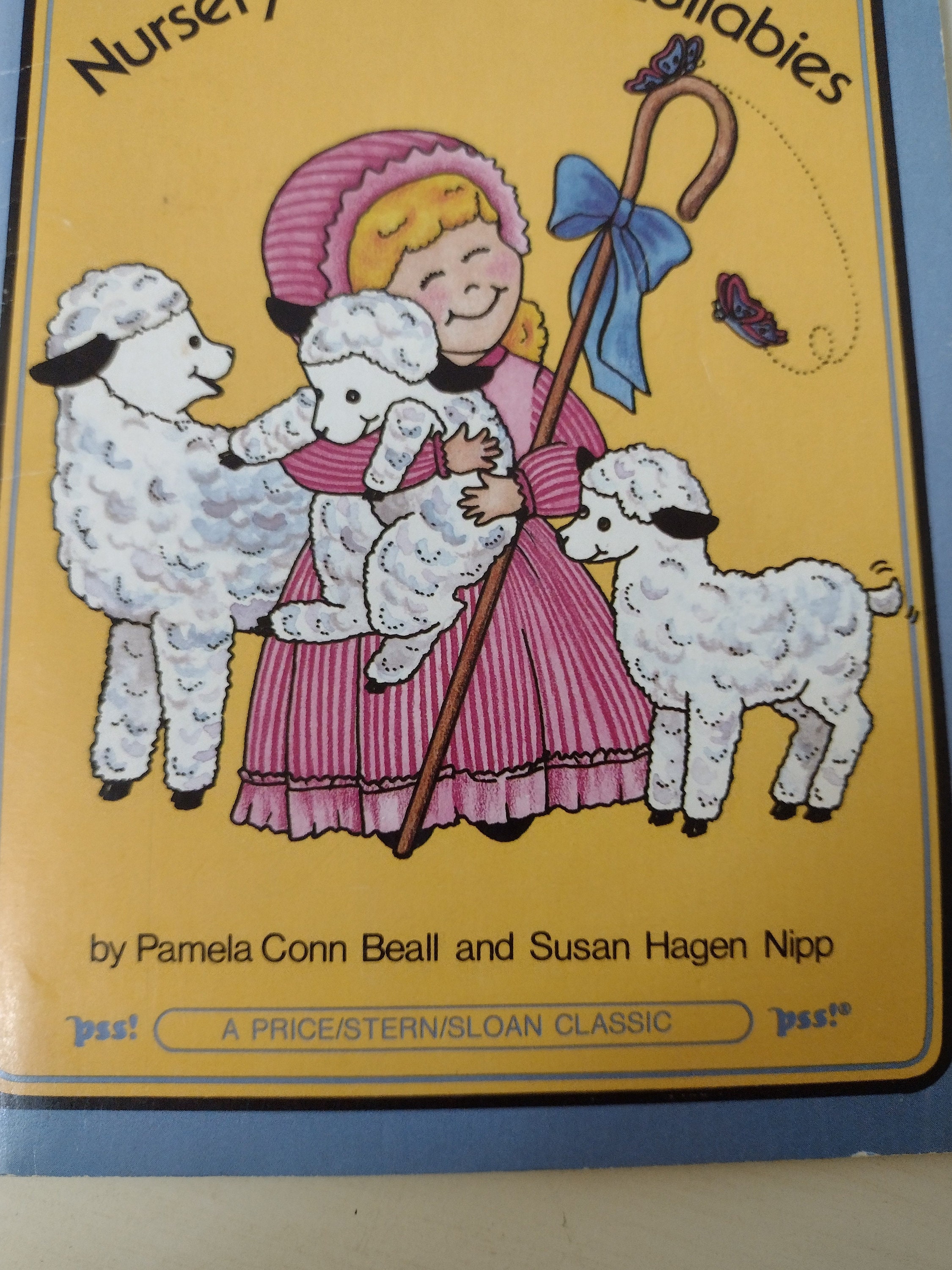 Wee Sing Nursery Rhymes & Lullabies by Pamela Conn Beall and Susan ...