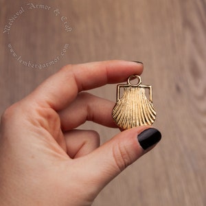 Shell Pilgrim Badge Replica. Medieval Pin for a Hat or a Cloak, for ...