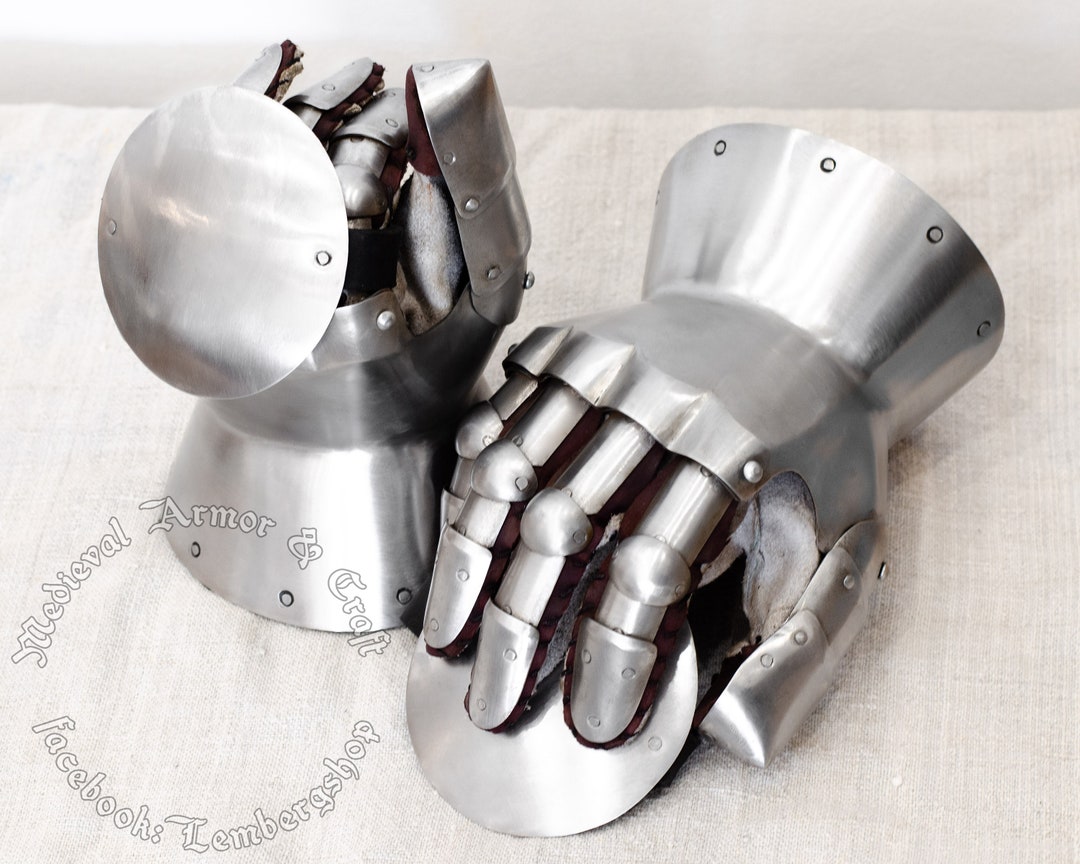 Medieval Hourglass Gauntlets With Extra Protected Thumb for 14th ...
